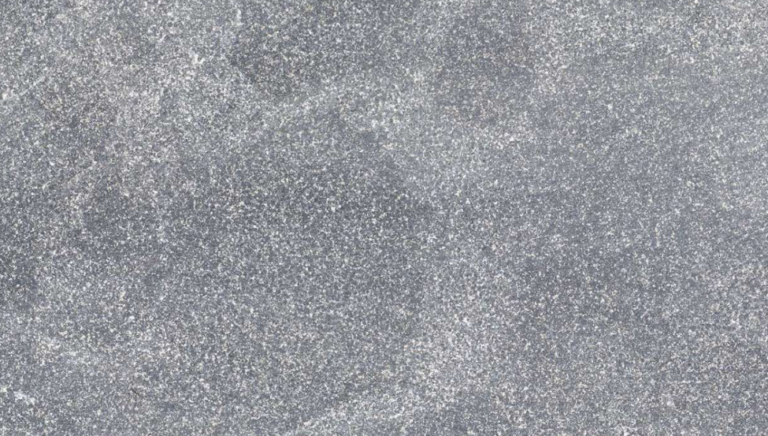 Spotted Bluestone | Sandblasted - Van den Heuvel & Van Duuren
